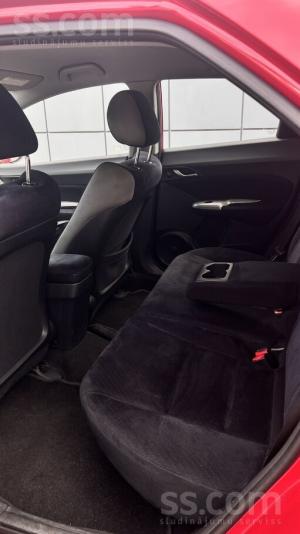 Sarkans Honda Civic 2007 Rīga, ar dzinēja tilpumu 1.80 L un nobraukumu 146 tūkst. km par 2800 €, foto 6 vietnē AUTOMOTO.COM.LV