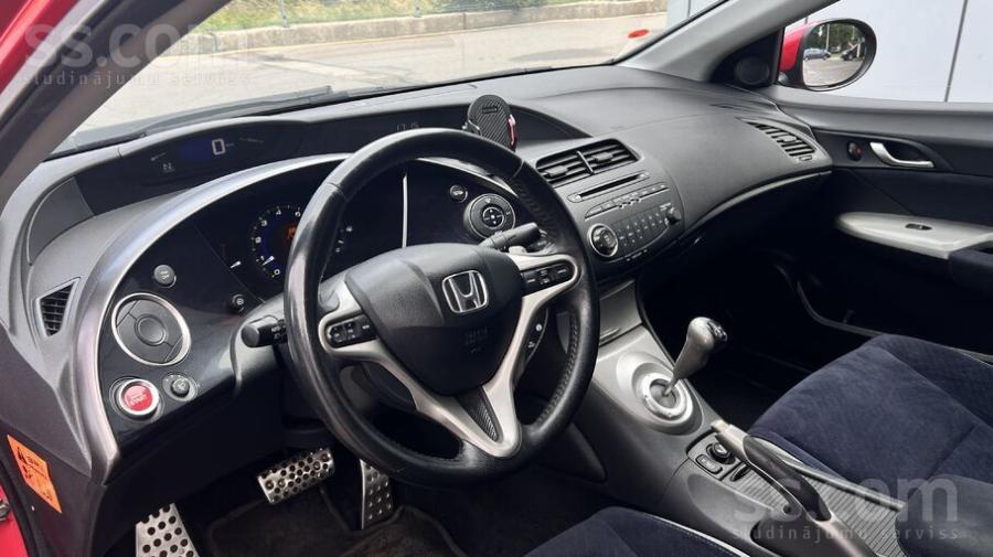 Sarkans Honda Civic 2007 Rīga, ar dzinēja tilpumu 1.80 L un nobraukumu 146 tūkst. km par 2800 €, foto 8 vietnē AUTOMOTO.COM.LV