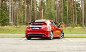 Sarkans Honda Civic 2007 Rīga, ar dzinēja tilpumu 2.00 L un nobraukumu 251 tūkst. km par 7490 €, foto 7 vietnē AUTOMOTO.COM.LV