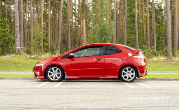 Sarkans Honda Civic 2007 Rīga, ar dzinēja tilpumu 2.00 L un nobraukumu 251 tūkst. km par 6290 €, foto 5 vietnē AUTOMOTO.COM.LV