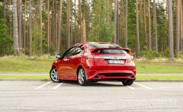 Sarkans Honda Civic 2007 Rīga, ar dzinēja tilpumu 2.00 L un nobraukumu 251 tūkst. km par 6290 €, foto 8 vietnē AUTOMOTO.COM.LV