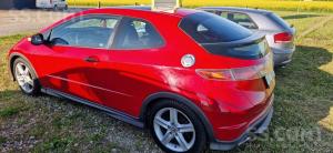 Red Honda Civic 2008 in Bauska, with an engine capacity of 1.80 L and mileage of 287 thousand km for 1750 €, photo 3 on AUTOMOTO.COM.LV