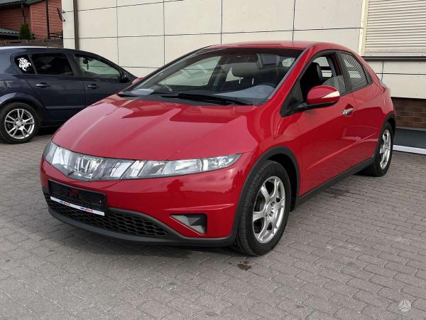 Red Honda Civic 2008 in Kretinga, with an engine capacity of 1.34 L and mileage of 101 thousand km for 3850 €, photo 6 on AUTOMOTO.COM.LV