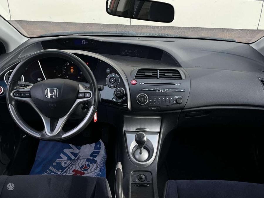 Sarkans Honda Civic 2008 Kretinga, ar dzinēja tilpumu 1.34 L un nobraukumu 101 tūkst. km par 3850 €, foto 13 vietnē AUTOMOTO.COM.LV