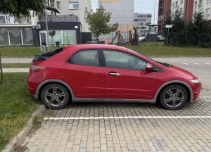 Red Honda Civic 2008 in Vilnius, with an engine capacity of 0.00 L and mileage of 283 thousand km for 1900 €, photo 2 on AUTOMOTO.COM.LV