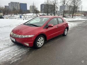 Red Honda Civic 2008 in Vilnius, with an engine capacity of 2.20 L and mileage of 282 thousand km for 1750 €, photo 3 on AUTOMOTO.COM.LV