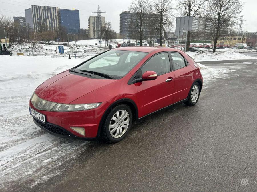 Red Honda Civic 2008 in Vilnius, with an engine capacity of 2.20 L and mileage of 282 thousand km for 1750 €, photo 3 on AUTOMOTO.COM.LV