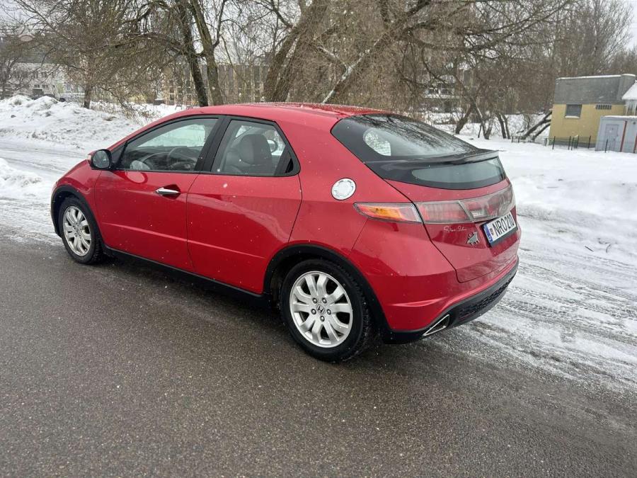 Red Honda Civic 2008 in Vilnius, with an engine capacity of 2.20 L and mileage of 282 thousand km for 1750 €, photo 5 on AUTOMOTO.COM.LV