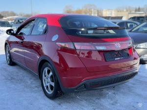 Red Honda Civic 2008 in Kretinga, with an engine capacity of 1.34 L and mileage of 101 thousand km for 3700 €, photo 6 on AUTOMOTO.COM.LV