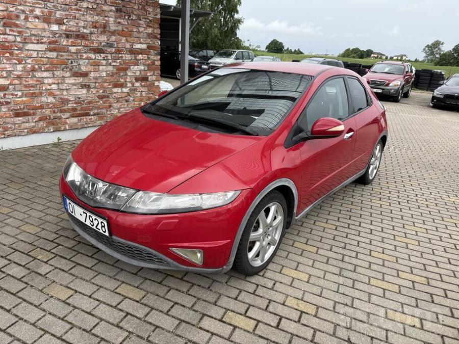 Sarkans Honda Civic 2008 Talsi, ar dzinēja tilpumu 1.80 L un nobraukumu 227 tūkst. km par 2450 €, foto 1 vietnē AUTOMOTO.COM.LV