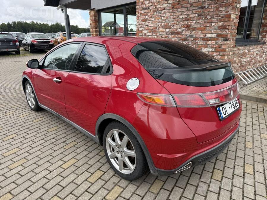 Sarkans Honda Civic 2008 Talsi, ar dzinēja tilpumu 1.80 L un nobraukumu 227 tūkst. km par 2450 €, foto 3 vietnē AUTOMOTO.COM.LV