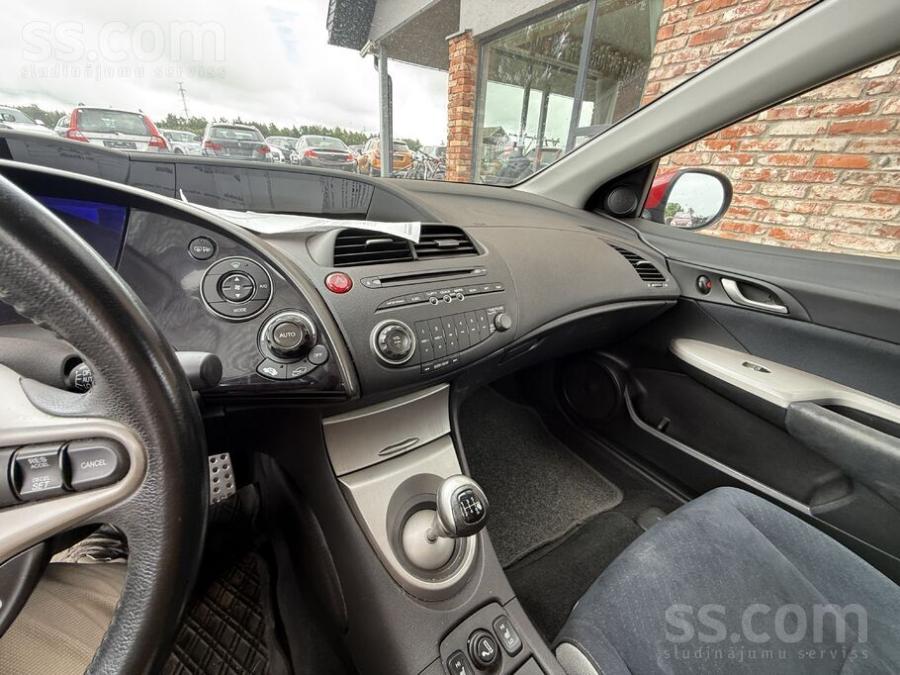 Sarkans Honda Civic 2008 Talsi, ar dzinēja tilpumu 1.80 L un nobraukumu 227 tūkst. km par 2450 €, foto 11 vietnē AUTOMOTO.COM.LV