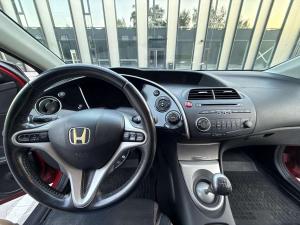 Red Honda Civic 2008 in Vilnius, with an engine capacity of 2.20 L and mileage of 197 thousand km for 2770 €, photo 8 on AUTOMOTO.COM.LV
