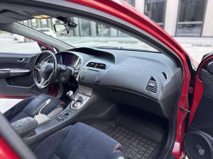 Red Honda Civic 2008 in Vilnius, with an engine capacity of 2.20 L and mileage of 197 thousand km for 2770 €, photo 11 on AUTOMOTO.COM.LV
