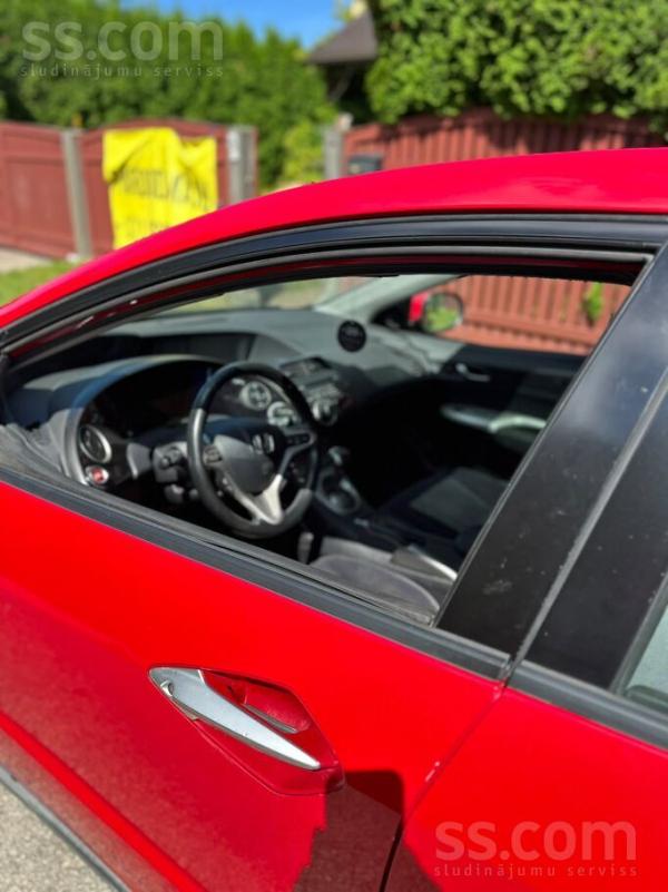 Sarkans Honda Civic 2008 Rīga, ar dzinēja tilpumu 1.80 L un nobraukumu 357 tūkst. km par 1490 €, foto 6 vietnē AUTOMOTO.COM.LV