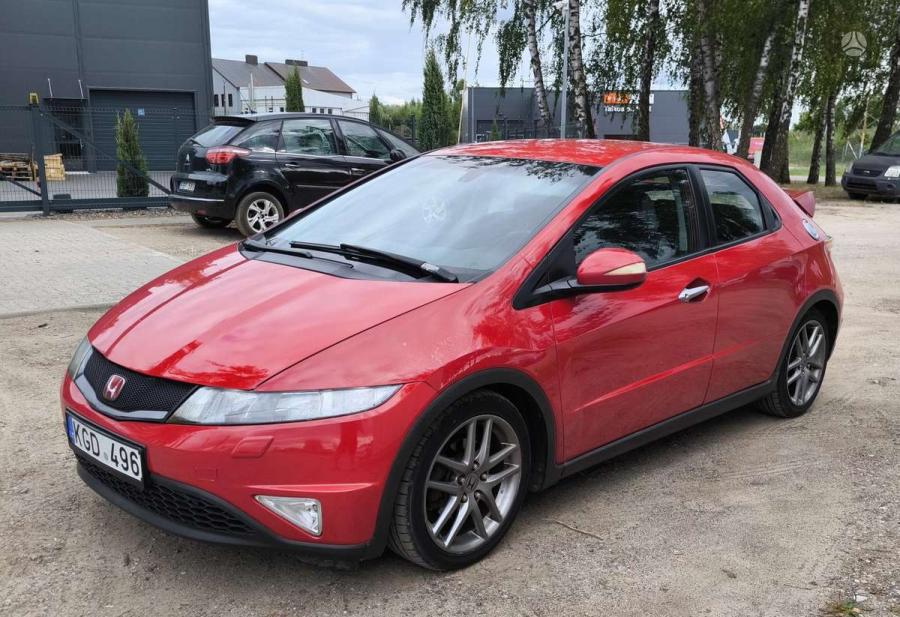 Sarkans Honda Civic 2008 Kauņa, ar dzinēja tilpumu 1.80 L un nobraukumu 210 tūkst. km par 1250 €, foto 3 vietnē AUTOMOTO.COM.LV