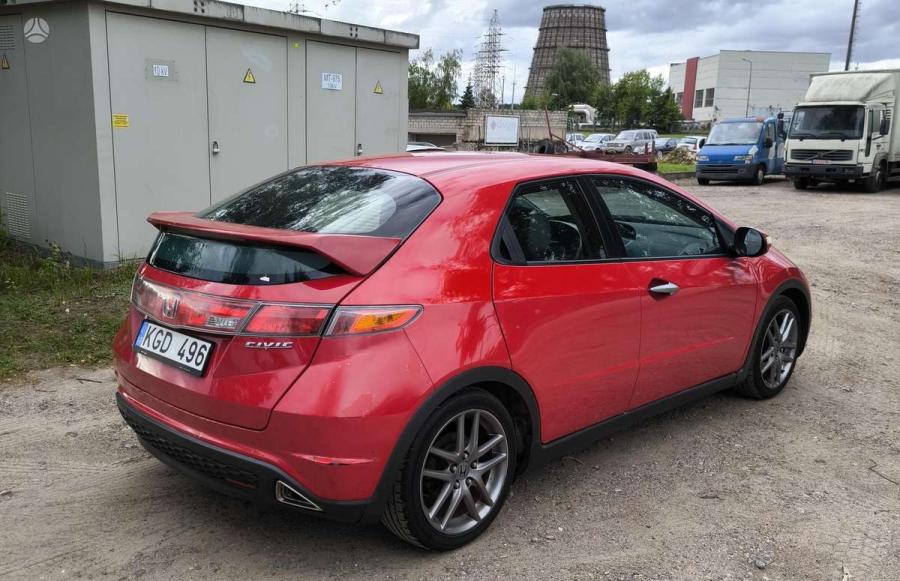 Sarkans Honda Civic 2008 Kauņa, ar dzinēja tilpumu 1.80 L un nobraukumu 210 tūkst. km par 1250 €, foto 8 vietnē AUTOMOTO.COM.LV