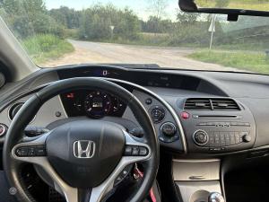 Sarkans Honda Civic 2008 Viļņa, ar dzinēja tilpumu 2.20 L un nobraukumu 329 tūkst. km par 1400 €, foto 9 vietnē AUTOMOTO.COM.LV