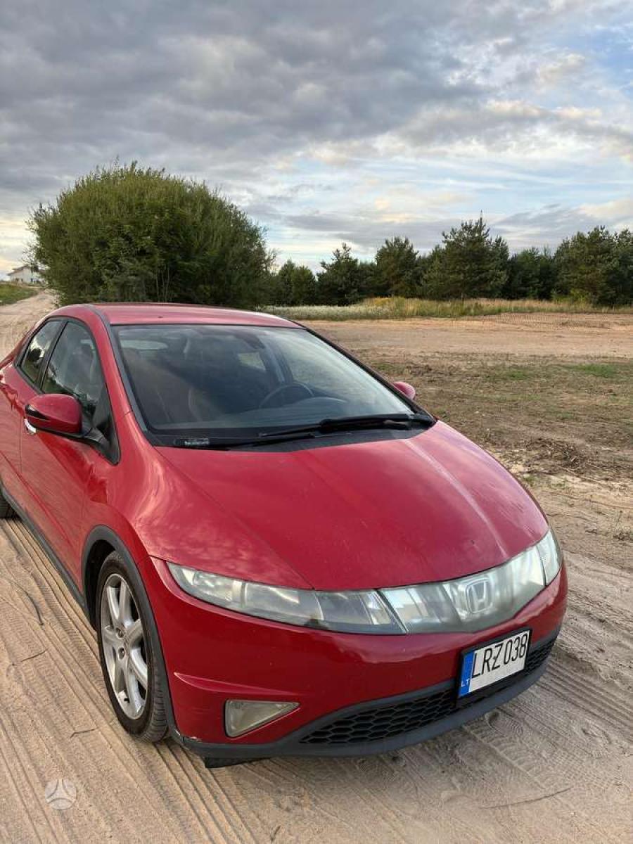 Sarkans Honda Civic 2008 Viļņa, ar dzinēja tilpumu 2.20 L un nobraukumu 329 tūkst. km par 1400 €, foto 1 vietnē AUTOMOTO.COM.LV