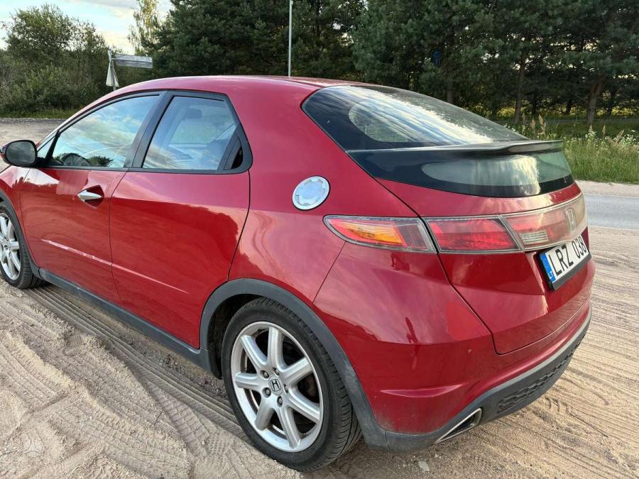 Sarkans Honda Civic 2008 Viļņa, ar dzinēja tilpumu 2.20 L un nobraukumu 329 tūkst. km par 1400 €, foto 5 vietnē AUTOMOTO.COM.LV