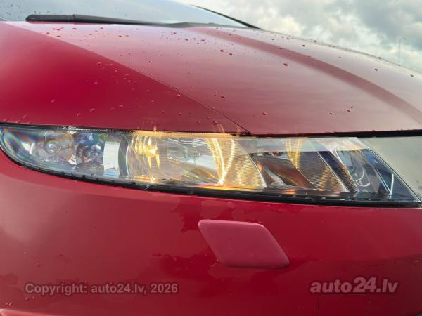 Хонда Цивик 2008 в Тарту на AUTOMOTO.COM.LV Красный Хонда Цивик 2008 в Тарту, объемом двигателя 1.80 л и пробегом 207 тыс. км за 2800 €, фото 5 на AUTOMOTO.COM.LV