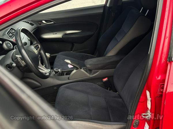 Хонда Цивик 2008 в Тарту на AUTOMOTO.COM.LV Красный Хонда Цивик 2008 в Тарту, объемом двигателя 1.80 л и пробегом 207 тыс. км за 2800 €, фото 11 на AUTOMOTO.COM.LV