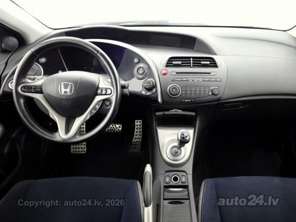 Sarkans Honda Civic 2008 Tallina, ar dzinēja tilpumu 1.80 L un nobraukumu 210 tūkst. km par 1499 €, foto 6 vietnē AUTOMOTO.COM.LV