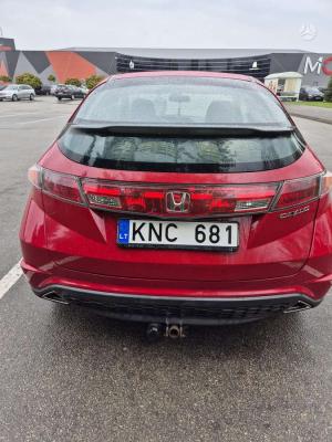 Red Honda Civic 2008 in Panevezys, with an engine capacity of 2.20 L and mileage of 326 thousand km for 1400 €, photo 6 on AUTOMOTO.COM.LV