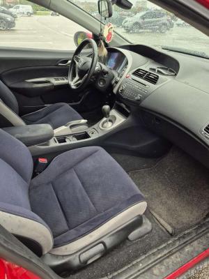 Red Honda Civic 2008 in Panevezys, with an engine capacity of 2.20 L and mileage of 326 thousand km for 1400 €, photo 7 on AUTOMOTO.COM.LV