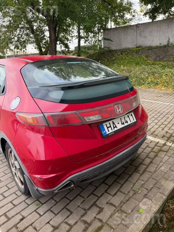 Хонда Цивик 2008 в Рига на AUTOMOTO.COM.LV Красный Хонда Цивик 2008 в Рига, объемом двигателя 1.80 л и пробегом 334 тыс. км за 1300 €, фото 3 на AUTOMOTO.COM.LV