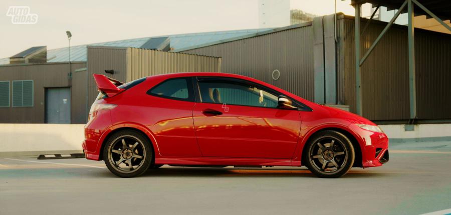 Sarkans Honda Civic 2008 Viļņa, ar dzinēja tilpumu 2.00 L un nobraukumu 195 tūkst. km par 8400 €, foto 5 vietnē AUTOMOTO.COM.LV