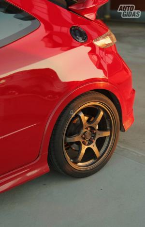 Sarkans Honda Civic 2008 Viļņa, ar dzinēja tilpumu 2.00 L un nobraukumu 195 tūkst. km par 8400 €, foto 12 vietnē AUTOMOTO.COM.LV