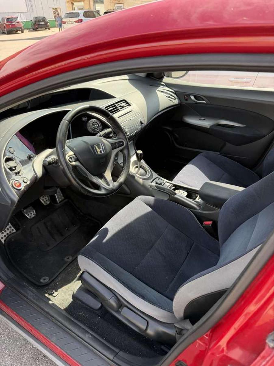 Sarkans Honda Civic 2009 Kauņa, ar dzinēja tilpumu 2.20 L un nobraukumu 246 tūkst. km par 799 €, foto 8 vietnē AUTOMOTO.COM.LV