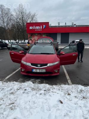 Red Honda Civic 2010 in Jurmala, with an engine capacity of 1.80 L and mileage of 107 thousand km for 4990 €, photo 5 on AUTOMOTO.COM.LV