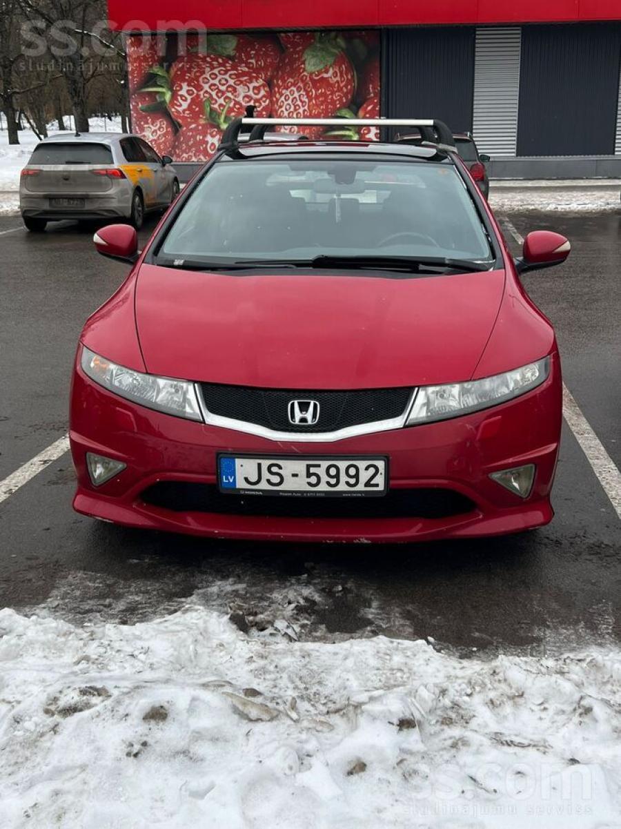 Red Honda Civic 2010 in Jurmala, with an engine capacity of 1.80 L and mileage of 107 thousand km for 4990 €, photo 14 on AUTOMOTO.COM.LV