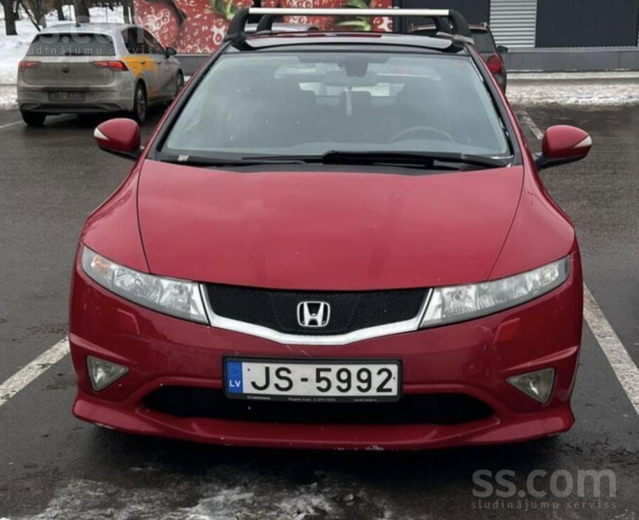 Red Honda Civic 2010 in Riga, with an engine capacity of 1.80 L and mileage of 107 thousand km for 4500 €, photo 2 on AUTOMOTO.COM.LV