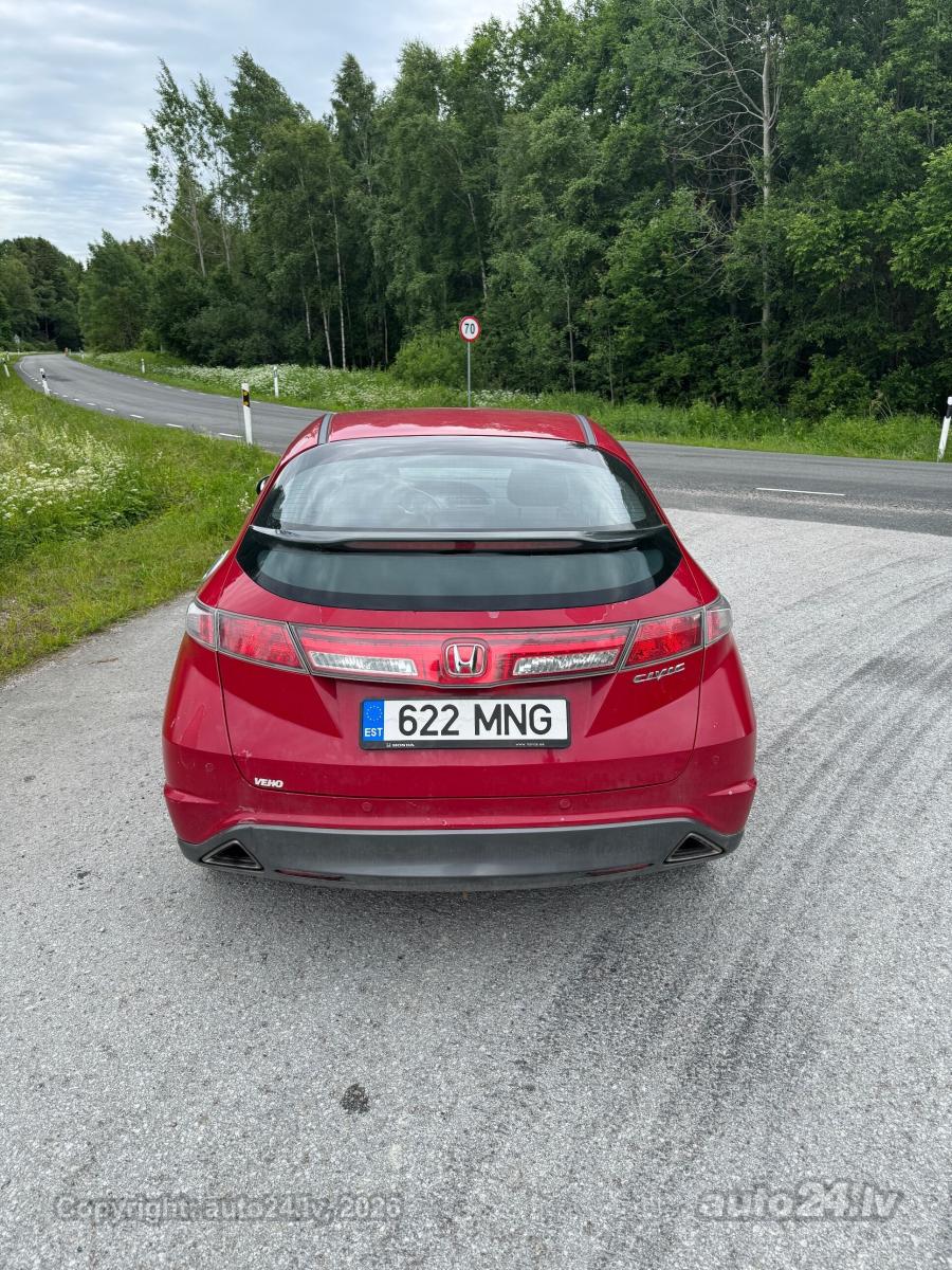 Sarkans Honda Civic 2010 Tallina, ar dzinēja tilpumu 1.80 L un nobraukumu 158 tūkst. km par 4200 €, foto 4 vietnē AUTOMOTO.COM.LV