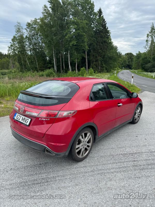 Red Honda Civic 2010 in Tallinn, with an engine capacity of 1.80 L and mileage of 158 thousand km for 4200 €, photo 4 on AUTOMOTO.COM.LV
