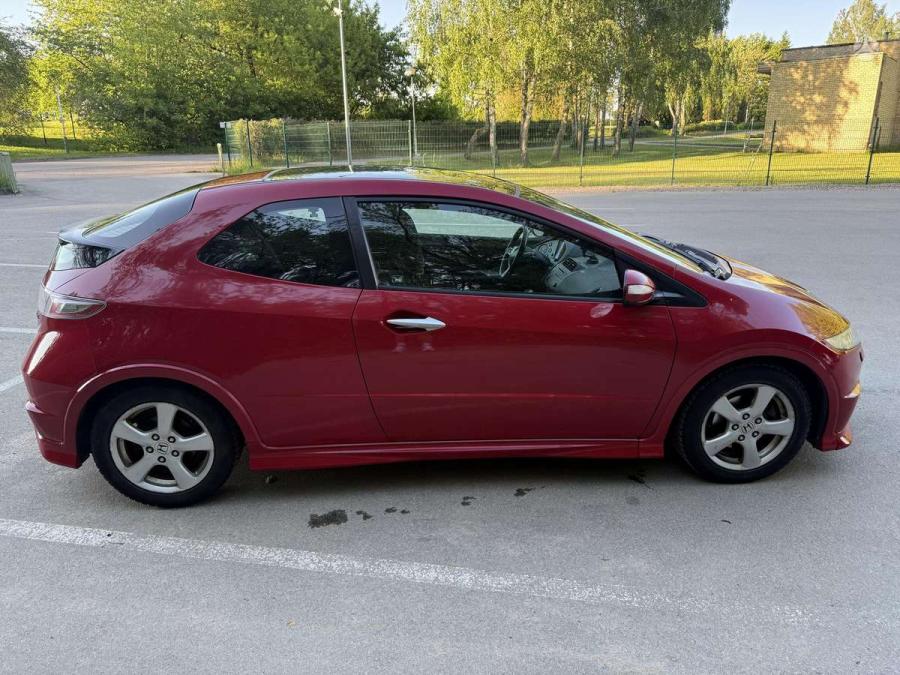 Sarkans Honda Civic 2010 Elektrėnai, ar dzinēja tilpumu 1.80 L un nobraukumu 234 tūkst. km par 2100 €, foto 5 vietnē AUTOMOTO.COM.LV