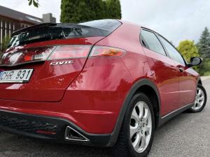 Red Honda Civic 2011 in Vilnius, with an engine capacity of 1.80 L and mileage of 214 thousand km for 3450 €, photo 17 on AUTOMOTO.COM.LV