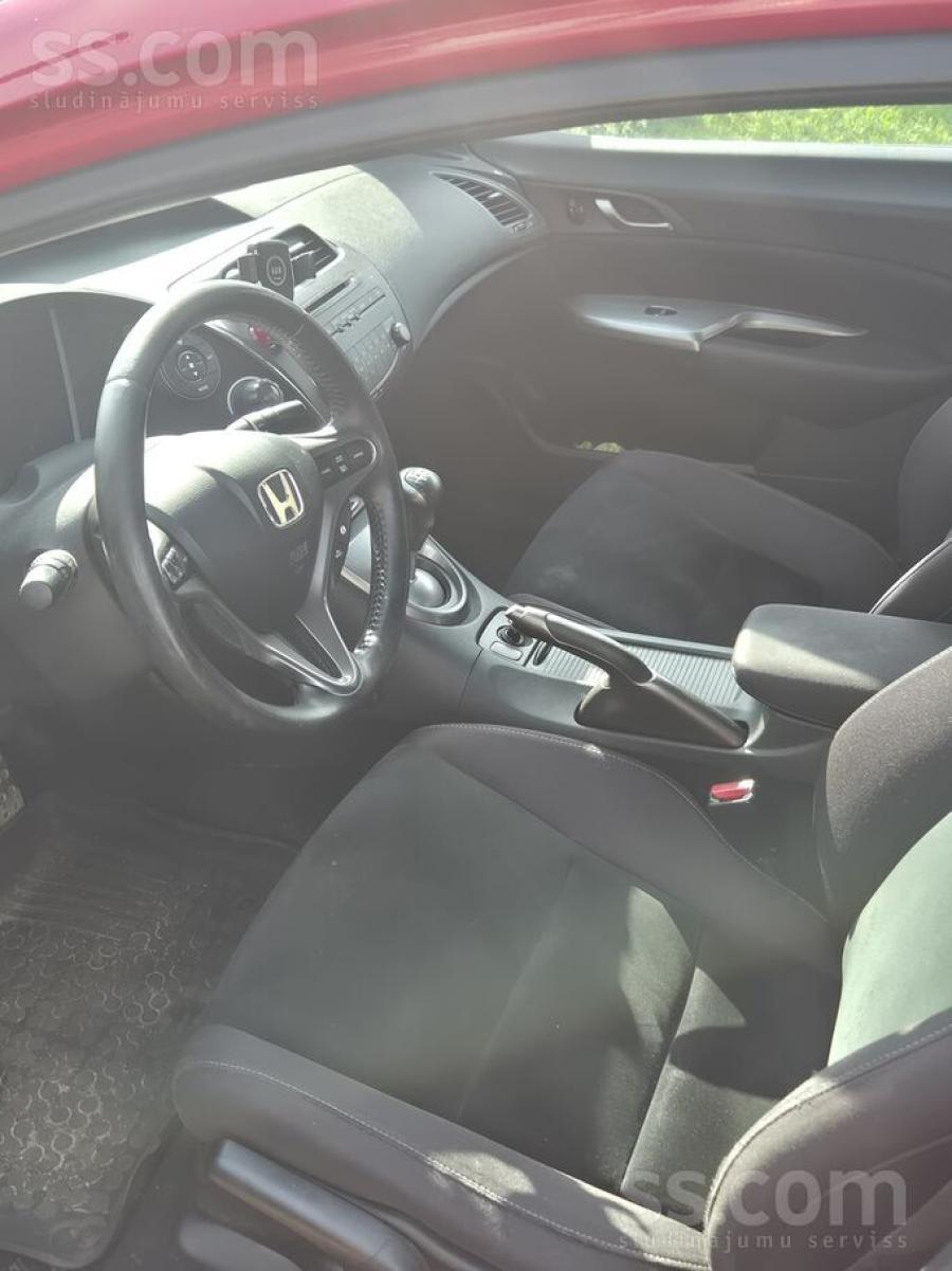 Sarkans Honda Civic 2011 Rīga, ar dzinēja tilpumu 2.20 L un nobraukumu 233 tūkst. km par 3100 €, foto 4 vietnē AUTOMOTO.COM.LV