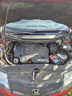 Sarkans Honda Civic 2011 Rīga, ar dzinēja tilpumu 2.20 L un nobraukumu 233 tūkst. km par 3100 €, foto 7 vietnē AUTOMOTO.COM.LV