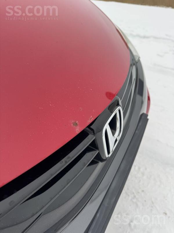Red Honda Civic 2012 in Liepaja, with an engine capacity of 2.20 L and mileage of 316 thousand km for 4300 €, photo 10 on AUTOMOTO.COM.LV