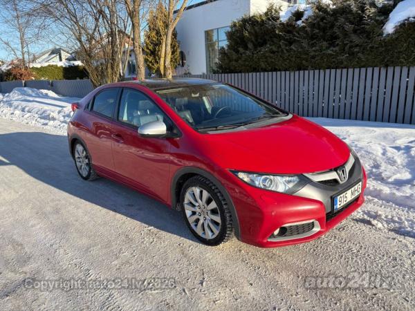 Red Honda Civic 2012 in Tallinn, with an engine capacity of 2.20 L and mileage of 259 thousand km for 4999 €, photo 5 on AUTOMOTO.COM.LV