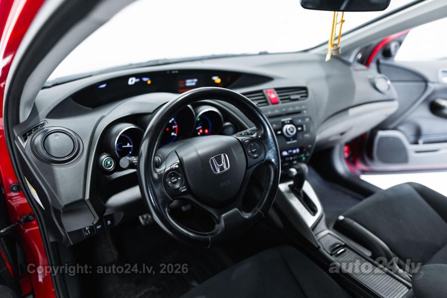 Sarkans Honda Civic 2012 Tallina, ar dzinēja tilpumu 1.80 L un nobraukumu 87 tūkst. km par 7990 €, foto 12 vietnē AUTOMOTO.COM.LV