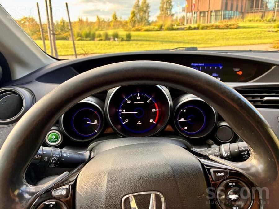 Sarkans Honda Civic 2013 Jelgava, ar dzinēja tilpumu 2.20 L un nobraukumu 315 tūkst. km par 4200 €, foto 11 vietnē AUTOMOTO.COM.LV