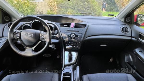 Sarkans Honda Civic 2013 Tallina, ar dzinēja tilpumu 1.80 L un nobraukumu 120 tūkst. km par 8999 €, foto 8 vietnē AUTOMOTO.COM.LV