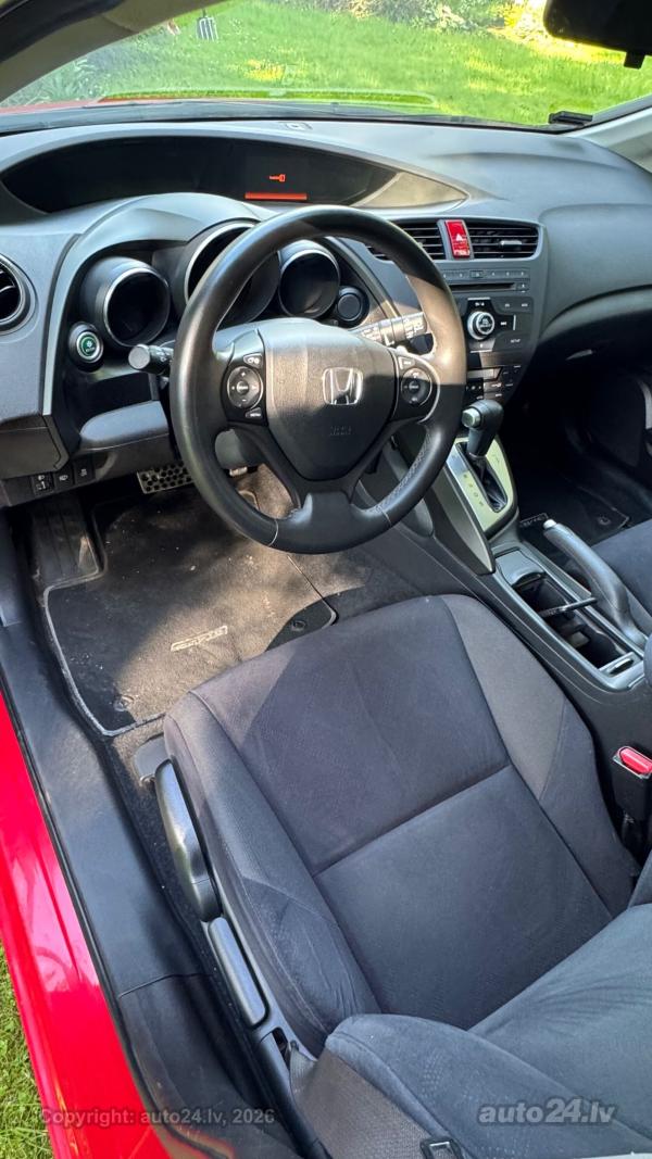 Sarkans Honda Civic 2013 Tallina, ar dzinēja tilpumu 1.80 L un nobraukumu 120 tūkst. km par 8999 €, foto 9 vietnē AUTOMOTO.COM.LV