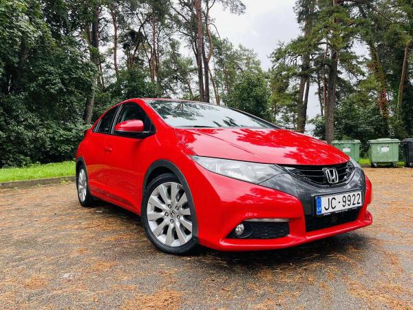 Red Honda Civic 2013 in Trakai, with an engine capacity of 1.80 L and mileage of 64 thousand km for 7890 €, photo 1 on AUTOMOTO.COM.LV