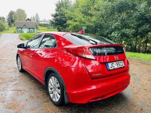 Sarkans Honda Civic 2013 Trakai, ar dzinēja tilpumu 1.80 L un nobraukumu 64 tūkst. km par 7890 €, foto 13 vietnē AUTOMOTO.COM.LV